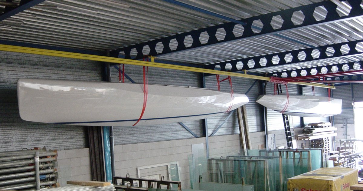 The construction of the second trimaran float